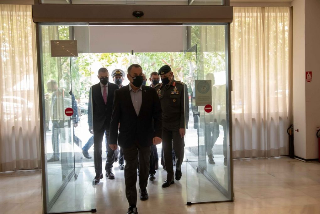 Επίσκεψη ΥΕΘΑ Νικόλαου Παναγιωτόπουλου στο Πολεμικό Μουσείο - Ελληνική ...