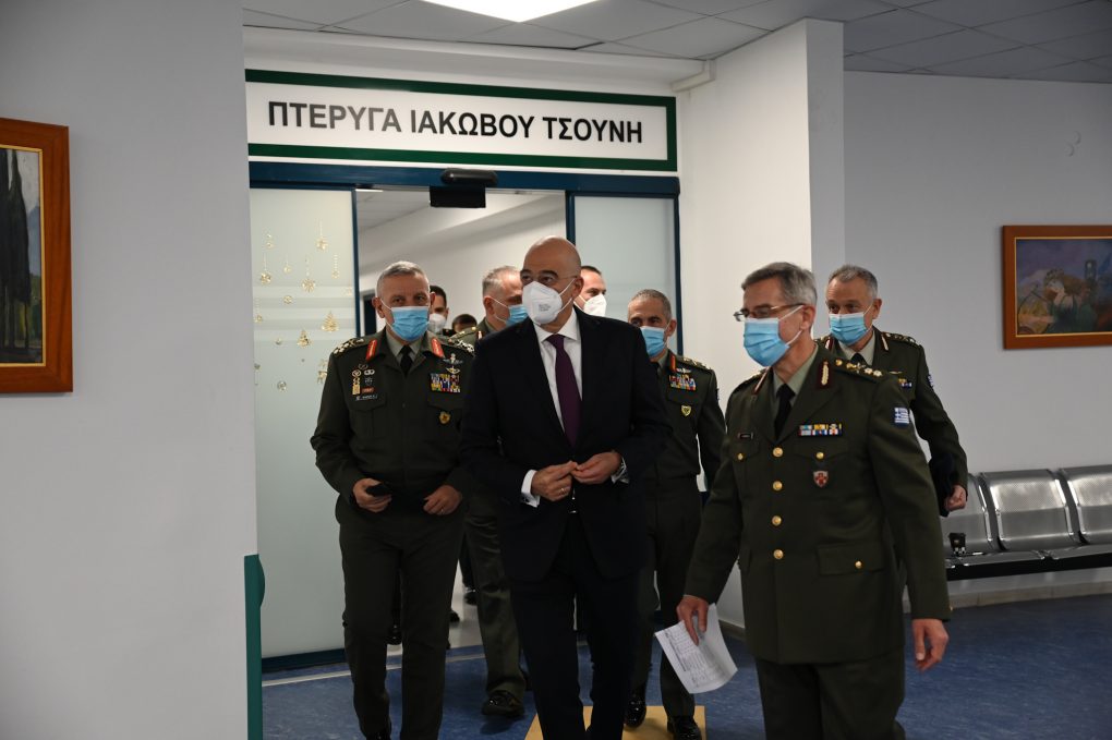 Επίσκεψη Υπουργού Εθνικής Άμυνας Νίκου Δένδια στο Στρατιωτικό ...