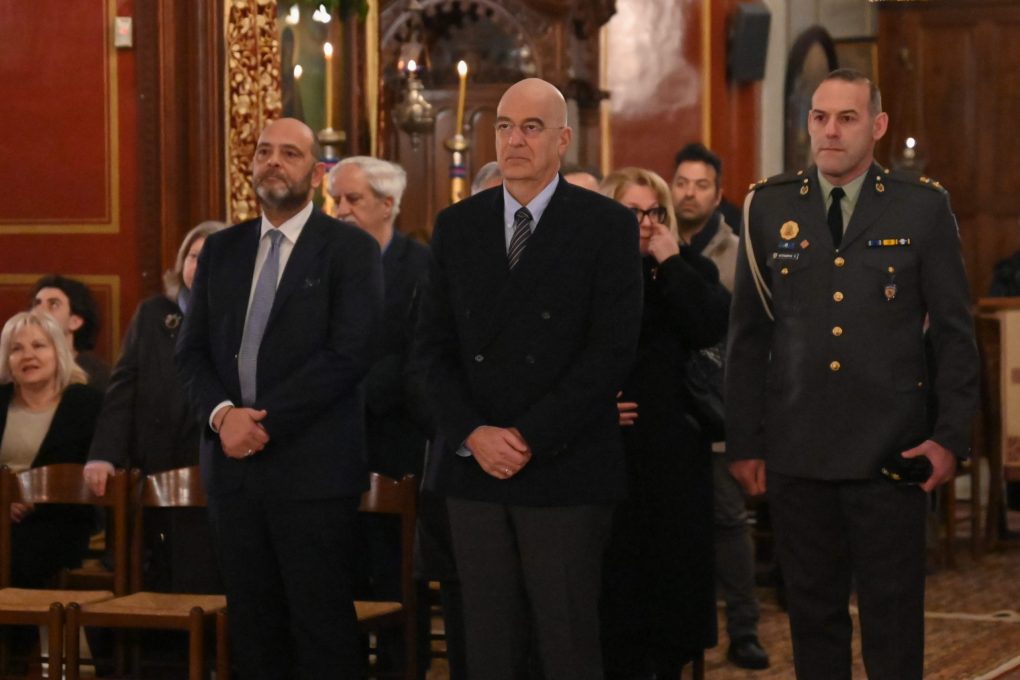 Παρουσία ΥΕΘΑ Νίκου Δένδια στην κοπή της πρωτοχρονιάτικης πίτας του ...